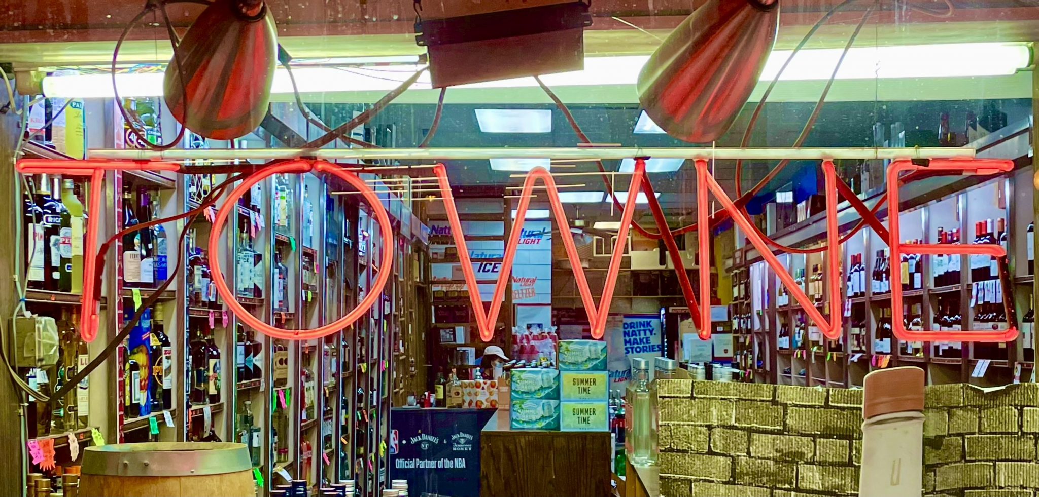 Neon lights and signs face strict regulation in Georgetown’s Historic ...