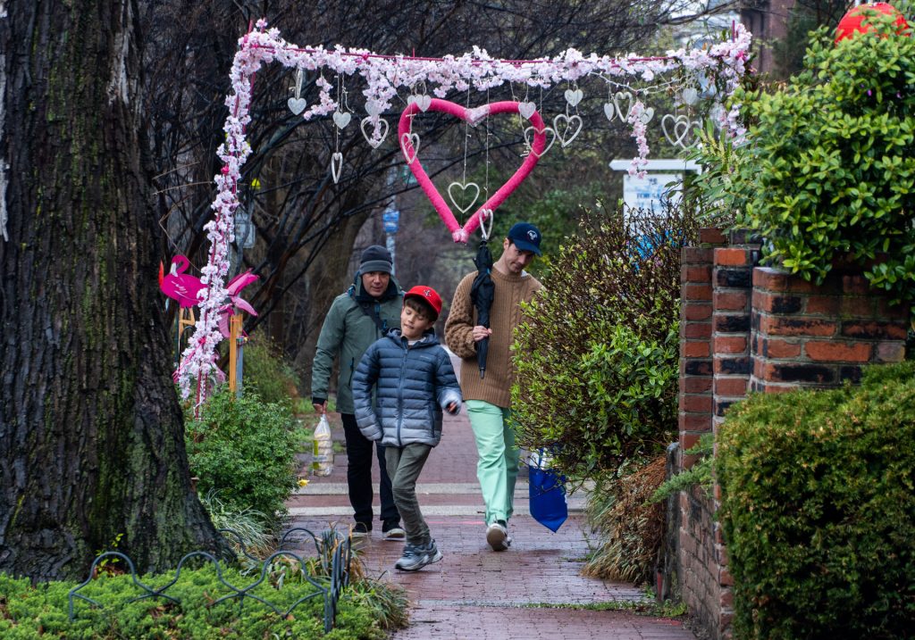 Homes across Washington DC compete for prettiest pink porch - The Wash
