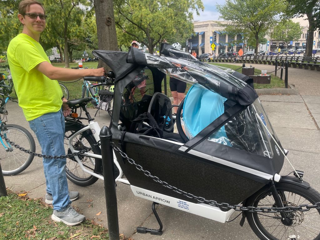 Bike ride highlights push for protected bike lanes on Q and R streets ...