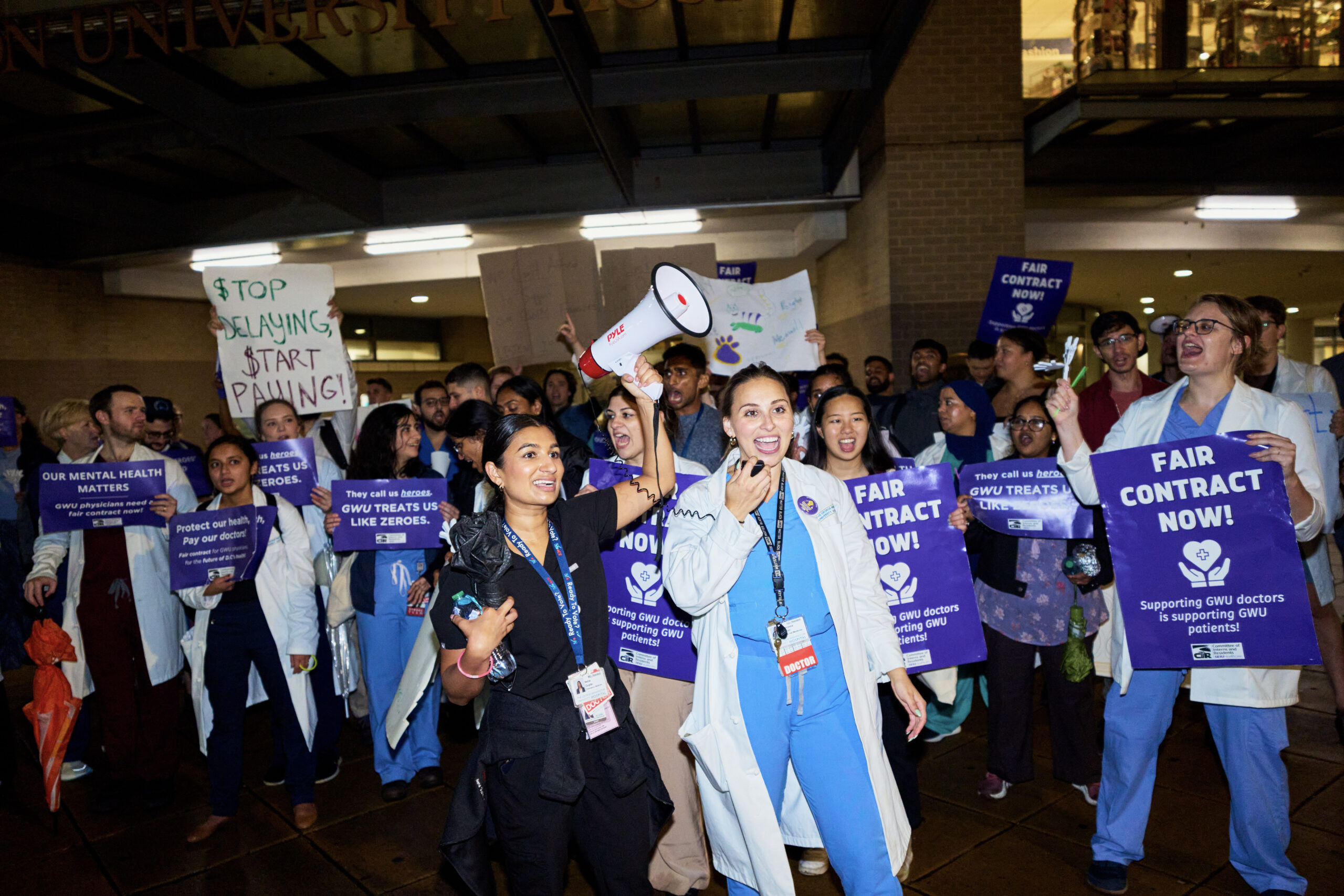 George Washington University resident doctors picket for pay, benefits ...