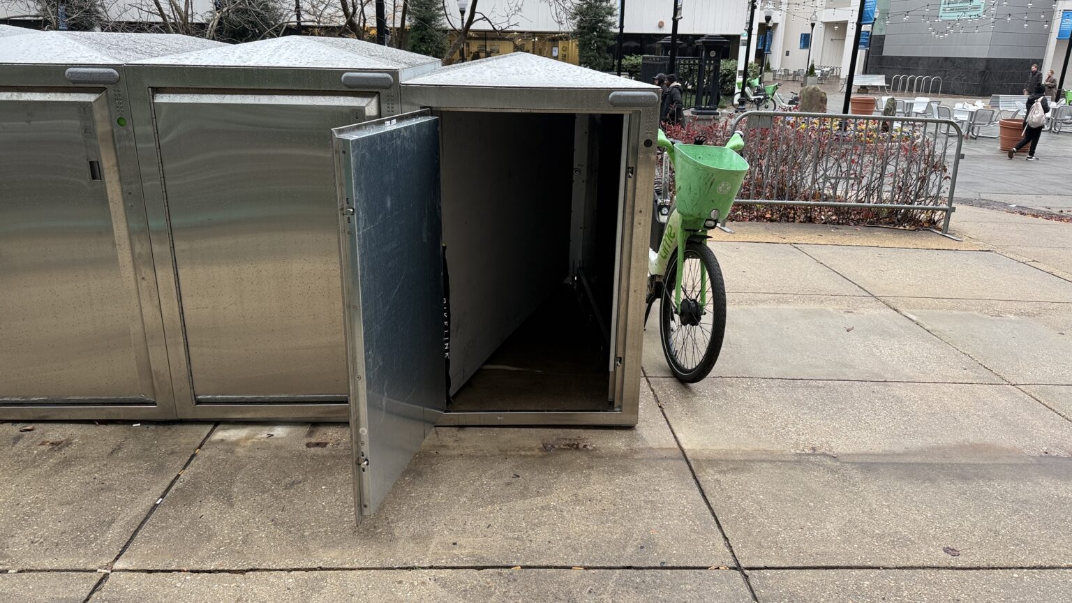 Metro debuts new bike lockers at two stations, with more expected through 2027 - The Wash